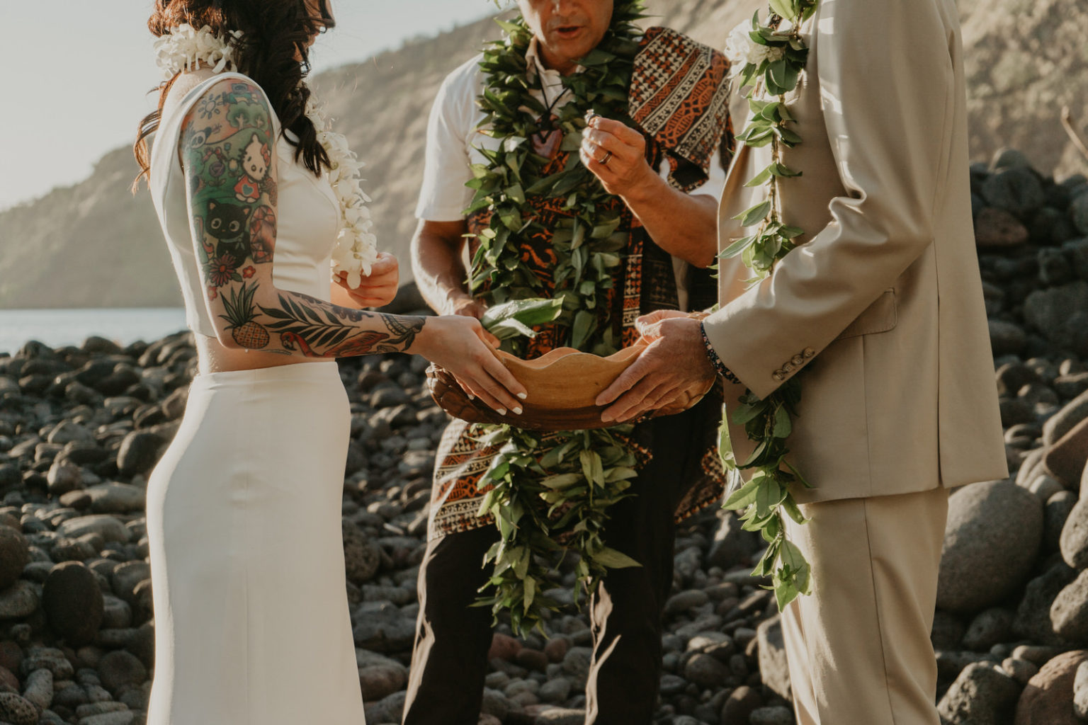 Jaclyn + Matt | Captain Cook Elopement