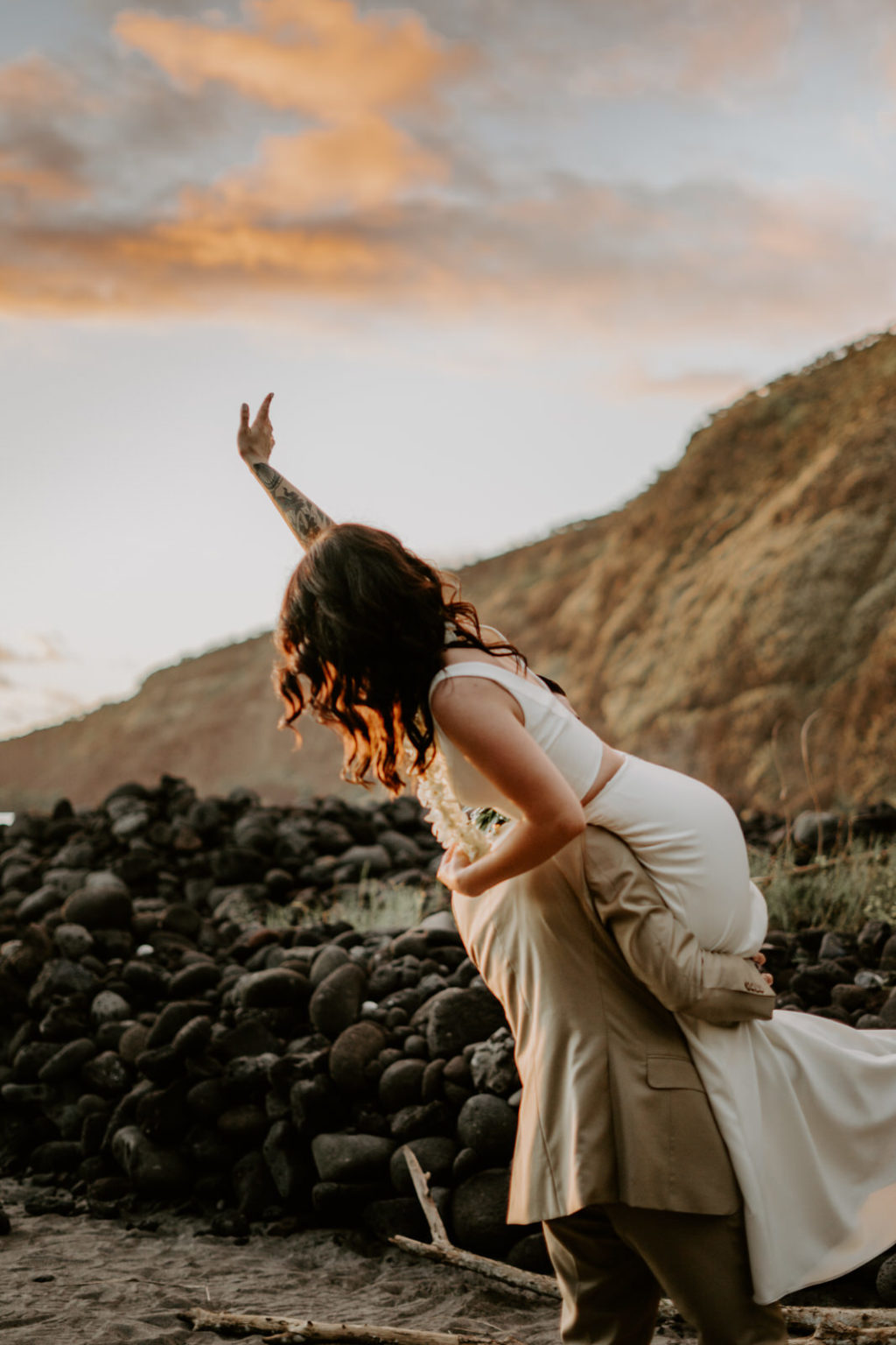 Jaclyn + Matt | Captain Cook Elopement