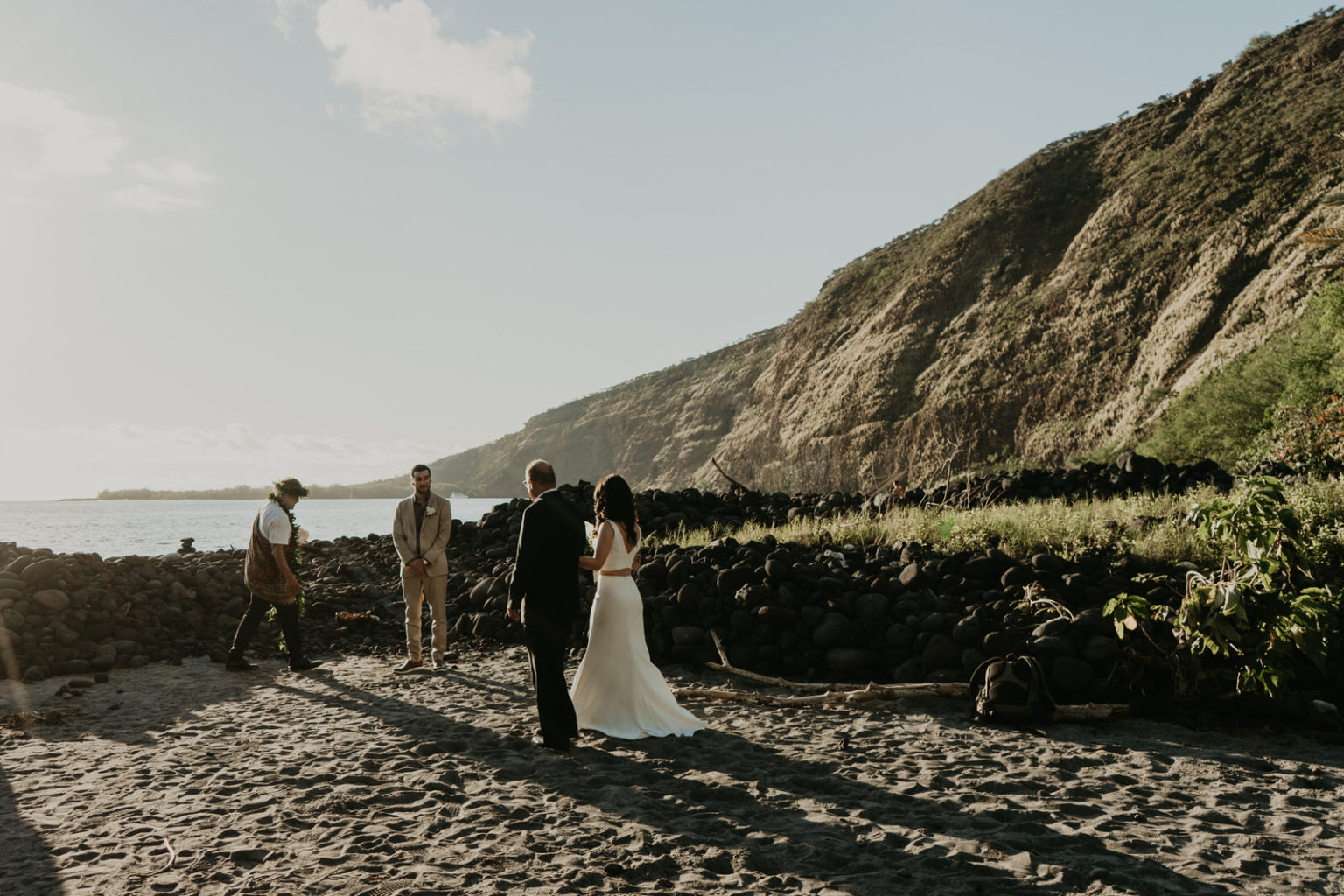Jaclyn + Matt | Captain Cook Elopement
