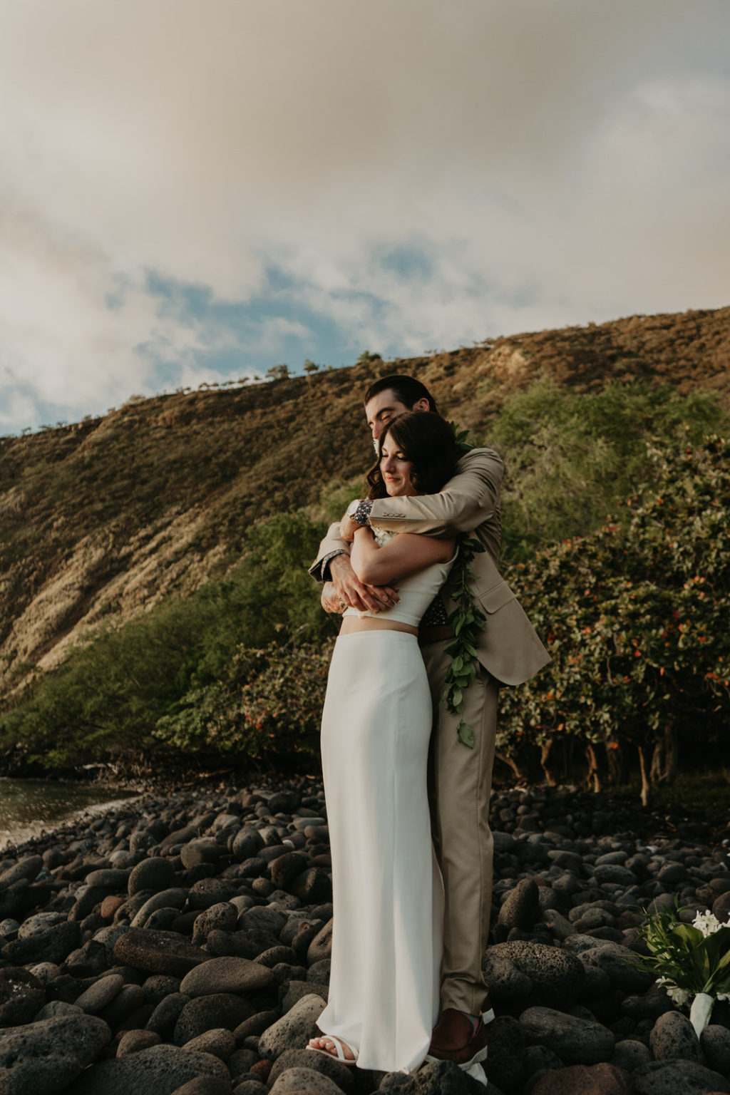 Jaclyn + Matt | Captain Cook Elopement